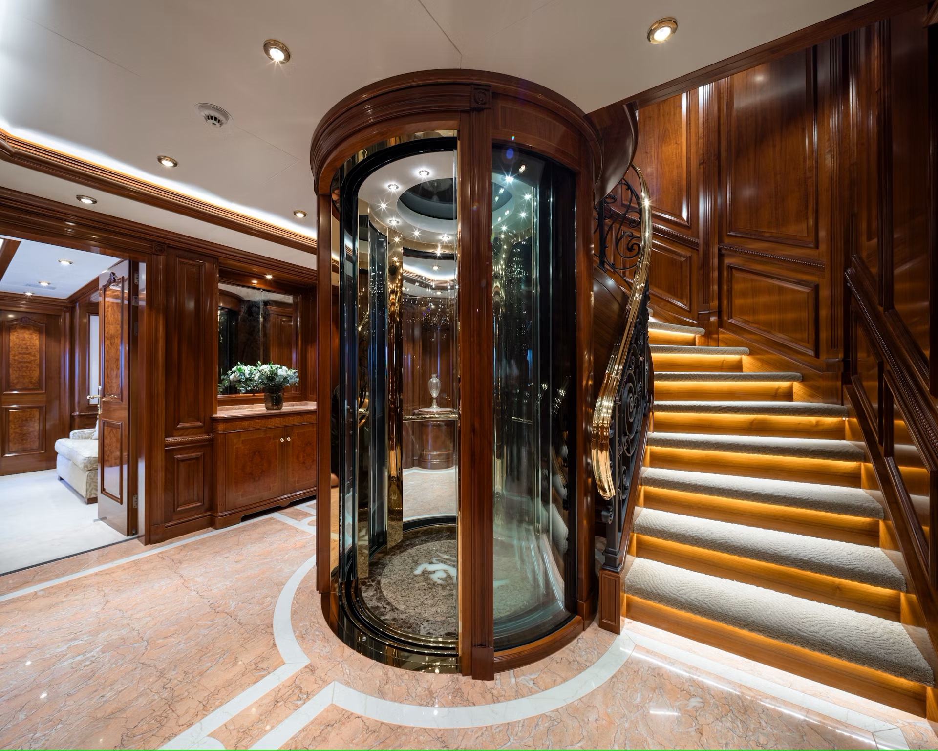 Yacht STARFIRE, Lurssen | CHARTERWORLD Luxury Superyacht Charters